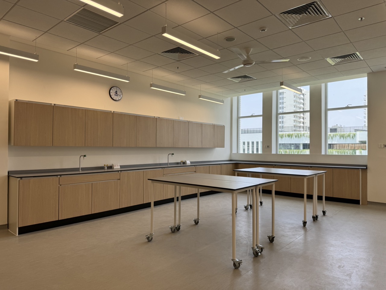 Science Classrooms in SSIS, by Tam Minh and S+B UK